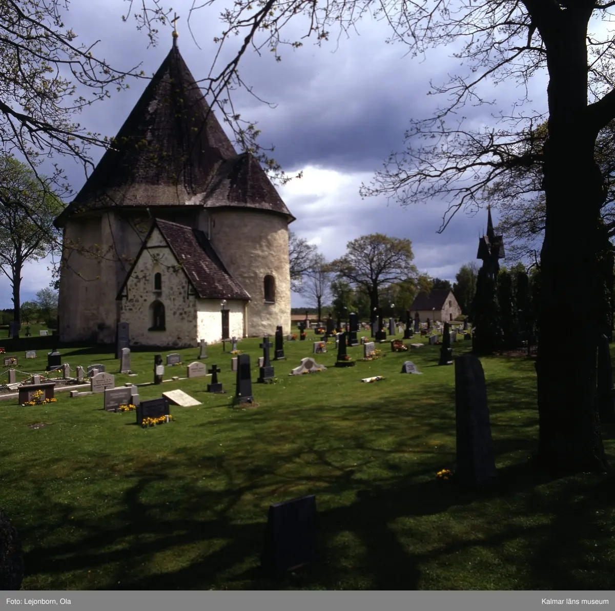 Hagby kyrka är en kyrkobyggnad i Hagby i Växjö stift. Den har alltsedan ...