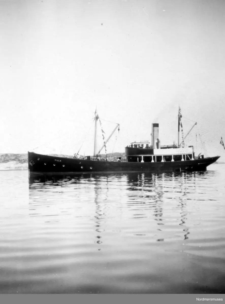 Bildet viser D/S”Villa” til Den Norske Stat v/Fyrvesenets som J ...