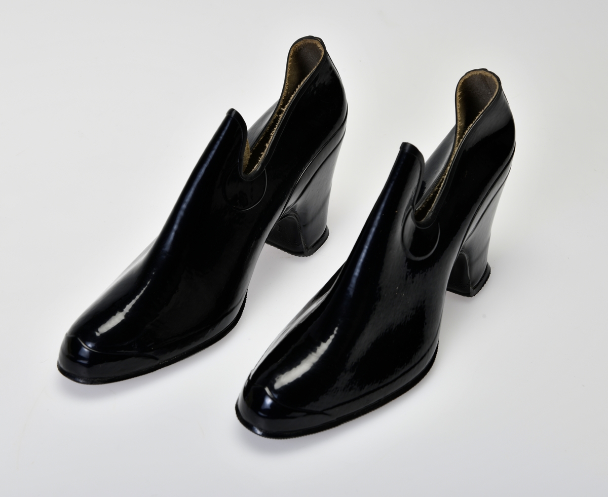 Kalosjer - Sverresborg Trøndelag Folkemuseum / DigitaltMuseum