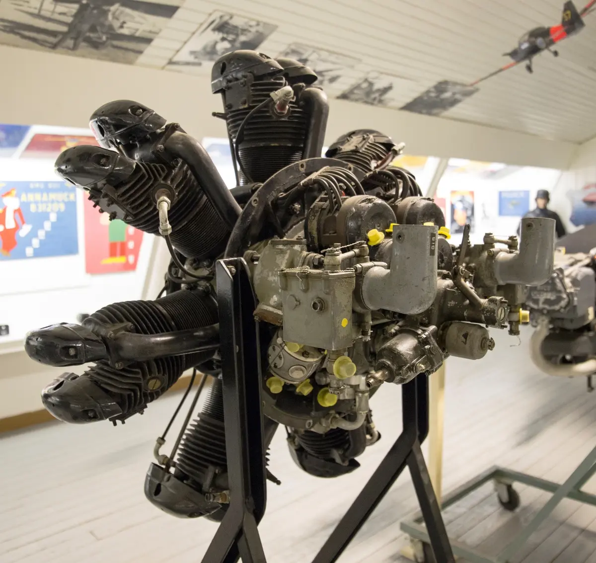 Flygmotor - Flygvapenmuseum / DigitaltMuseum