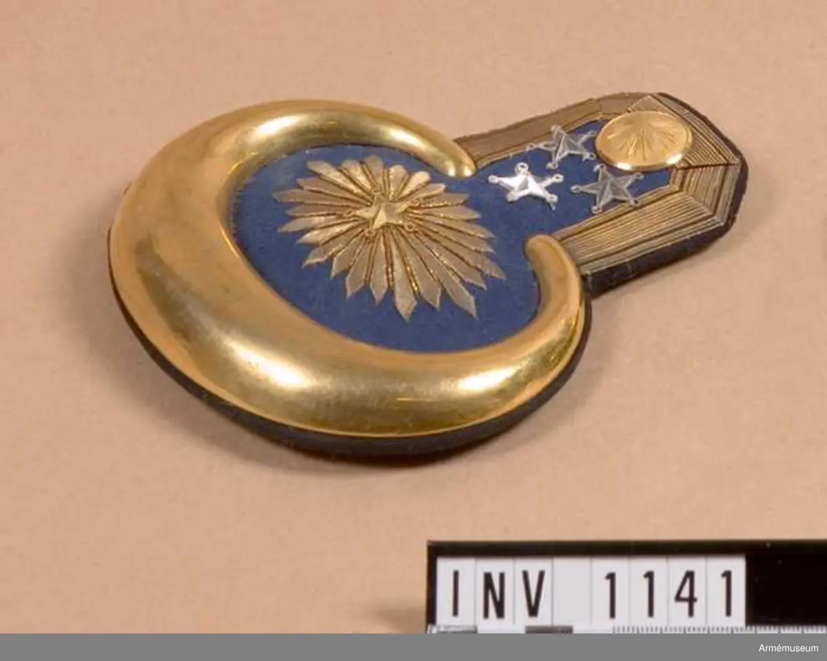 Epålett m/1830 - Armémuseum / DigitaltMuseum